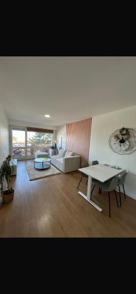 Appartement Moderne Avec Parking Privé Lit Connecté Led & Rétroprojecteur 5 Min Zénith - La Chapelle-sur-Erdre