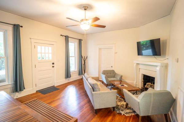 Walk To Duke Campus! 3 Bedroom In Trinity Park! - Chapel Hill, NC
