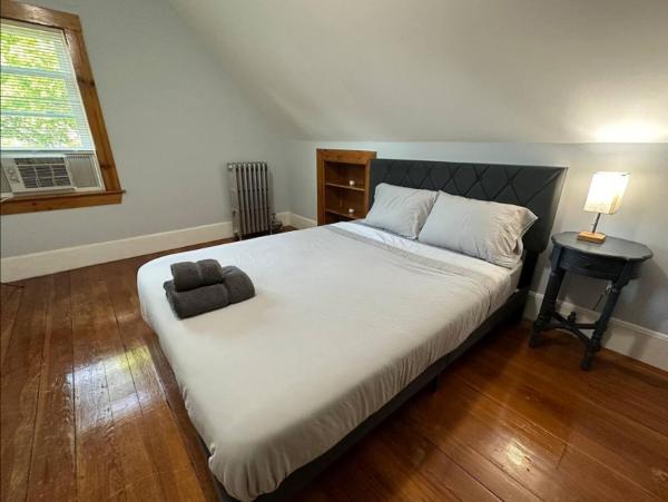 -No53- Lovely Large Room In A House - 10 Min To Green Line And Red Line T Stations & Tufts University - Centrally Located At Somerville Boston - Cambridge, MA