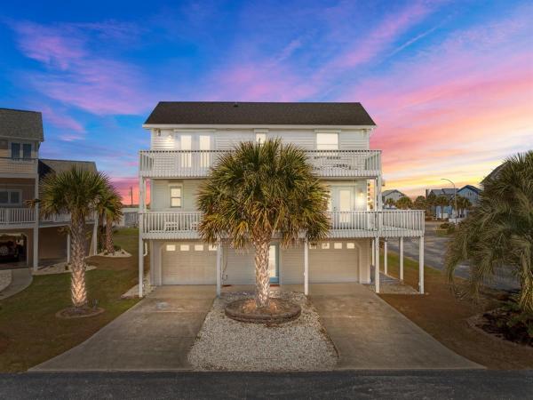 Golden Hour Getaway Sleeps 12 Pool Beach - Atlantic Beach, NC