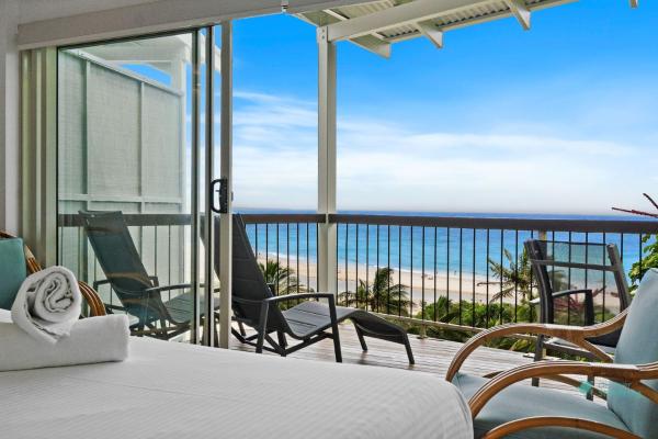 Cylinder Cove 9 - North Stradbroke Island