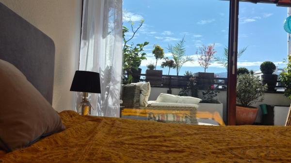 Sunny Terrace Oasis With Mont Blanc View In Central Geneva - Saint-Genis-Pouilly