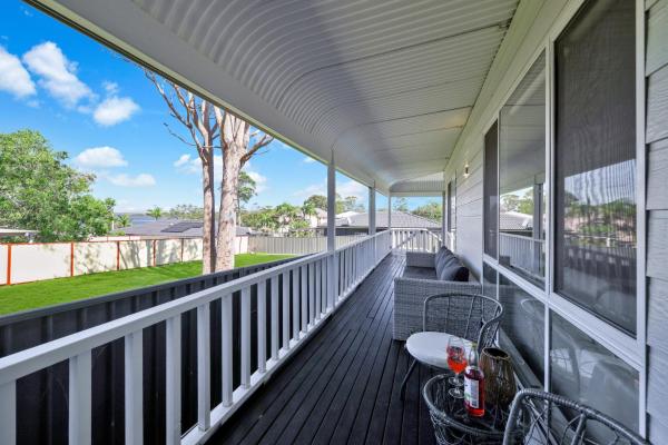 Water Views - Boat Parking - King Bed - Air Con - Sanctuary Point