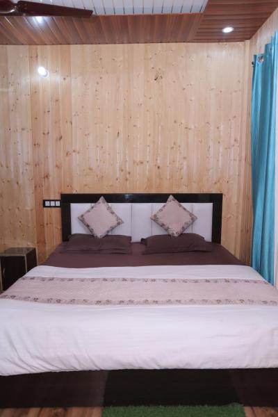 Brahamkamal Resort - Guptkashi