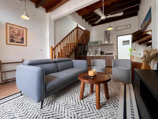 Courtyard By Heritage Row - George Town