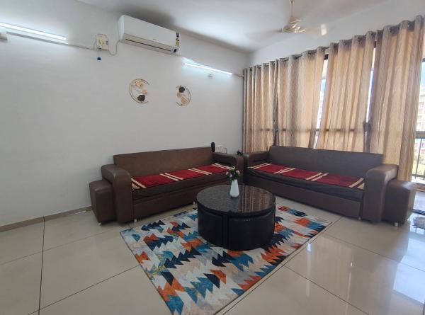 Luxury 3 Bhk Furnished Flat In Vadodara - Vadodara