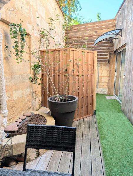 Grand Studio Avec Terrasse Au Jardin Public - Bègles