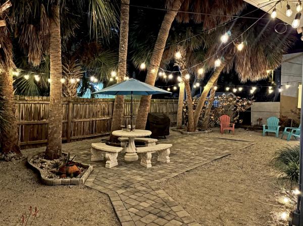 Surfing Turtle Inn - Cape Canaveral, FL