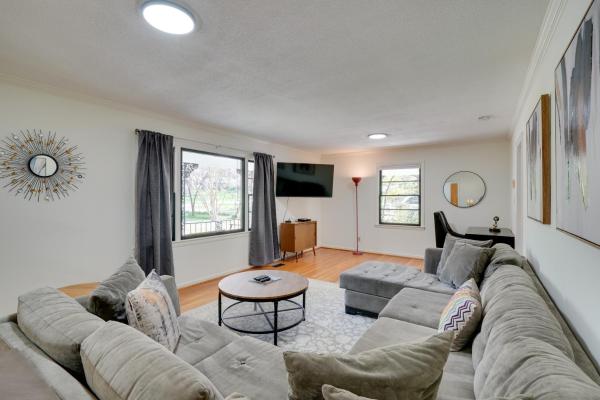 Quiet Downtown Cary Home With Screened Porch - Apex