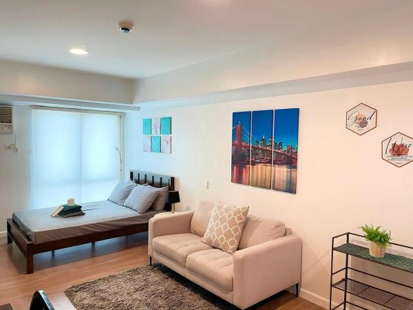Abreeza Place Stylish Condo Davao City - Davao City