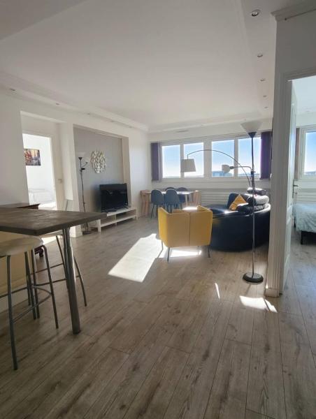 2 Bed Rooms, Beautiful View, Parking - Colombes
