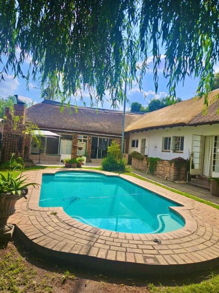 Midrand Manor Guesthouse - 