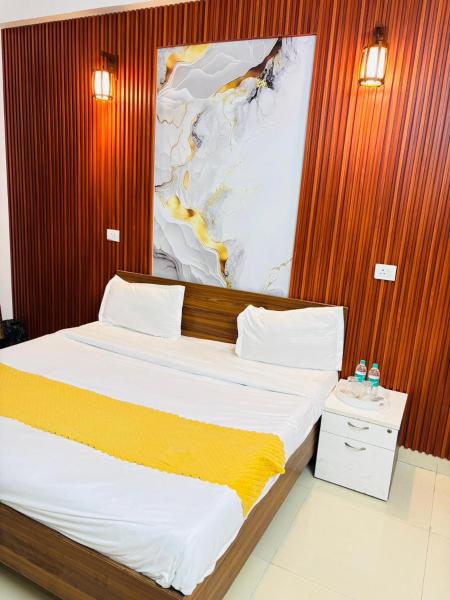 Hotel Urban 49 - Noida