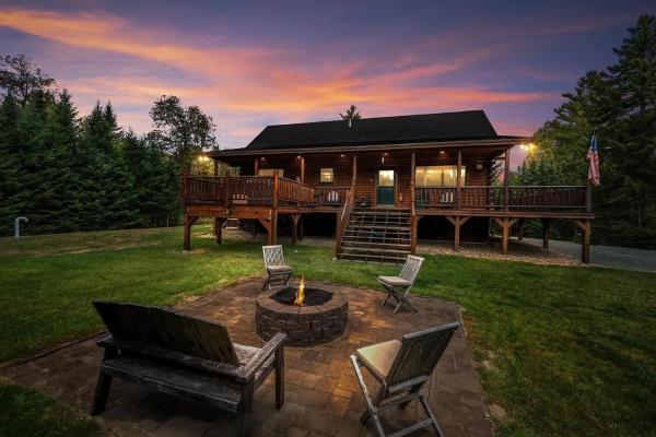 7sd Cozy Log Cabin Near Bretton Woods With Hot Tub, Firepit, Private Year - Franconia, NH