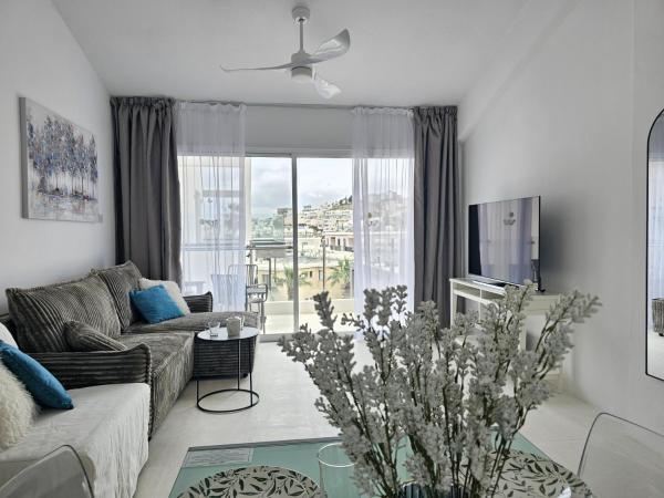 Bestbeachnewlyrenovatespoolsgatedreginagardens1 - 파포스