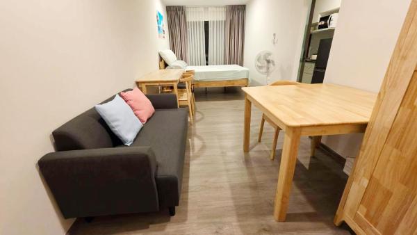 30bkk A2533 Monthly Condo Skytrain Minutes Away Full Kitchen And Bath! - Bangkok