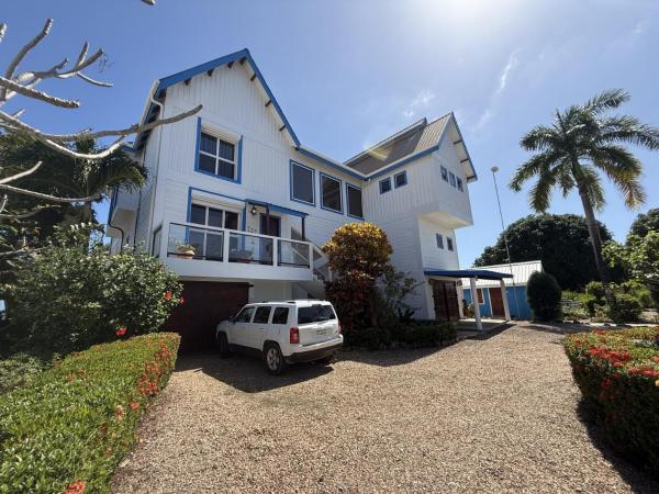 Casa Corazón - 6br Beach Villa With Pool Pier - Belize