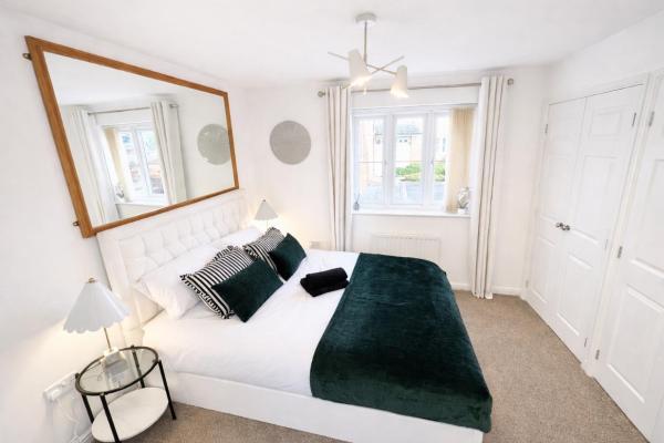 Luxury Solihull 2-br Apartment Near Bp Pulse Arena, Nec, Bham Airport, Resorts World, Jlr, Hs2, Solihull Centre & Hospital - Solihull