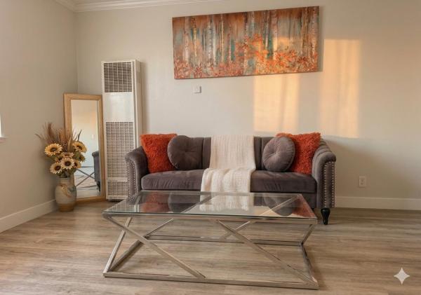 Prime Location In Hollywood With Pool, Free Private Parking - Hollywood, CA