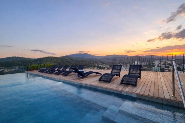 Loft 1812 - 200m Vila Germânica Piscina-garagem - Blumenau