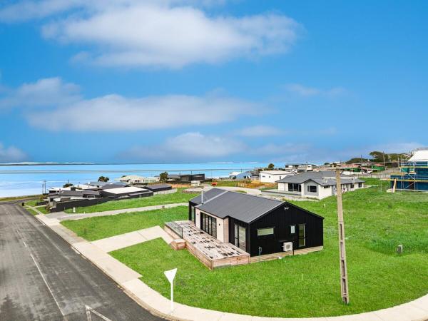 Beach Days & Relaxing Stays - Riverton / Aparima