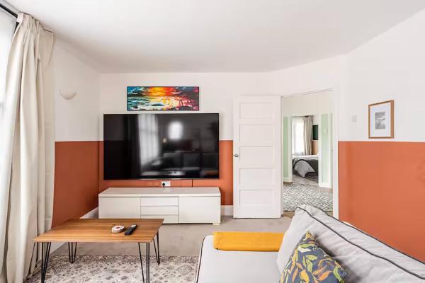Westcliff Seaside Apartment 3 King Beds Garden And Parking - Southend-on-Sea