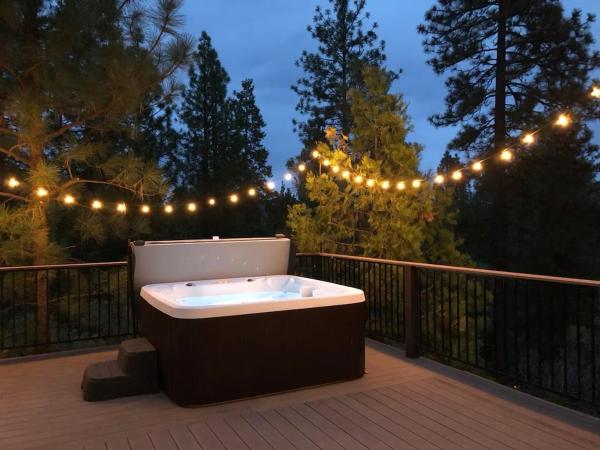 Large Deck & Spa & Games & Vaulted Ceiling Cabin - Pine Mountain Lake, CA