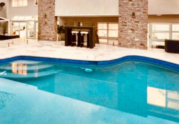 Spacious Luxury Home W Pool Sportscourt Forest Water City Views - Mosman