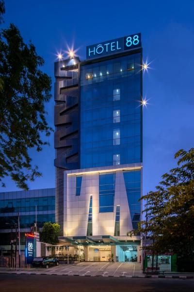Hotel 88 Grogol Jakarta By Wh - West Jakarta