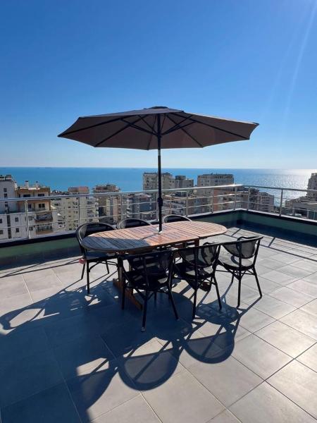 Sea View Penthouse - Albanien