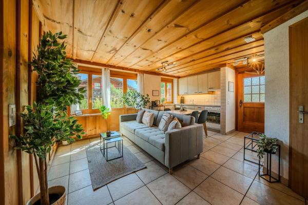 Alpine Hideaway Near Brienz With Hot Tub & Parking - Brienz