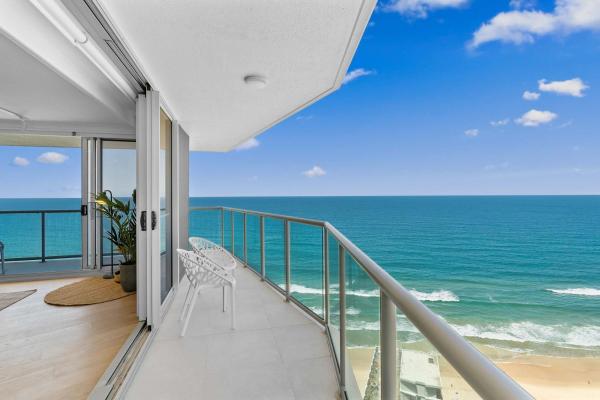 Breathtaking Coastal Views - Steps To The Beach - Broadbeach