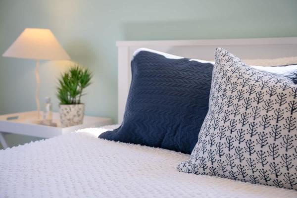 Peaceful Waterfront Apartment - Sandy Inlet Views - Australian Outback Spectacular