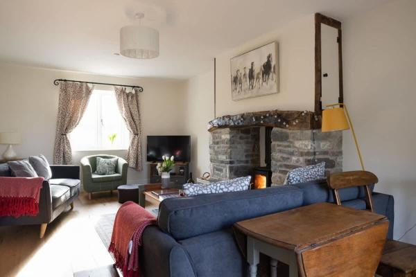 Family Country Cottage With Stunning Mountain Views - Llandovery