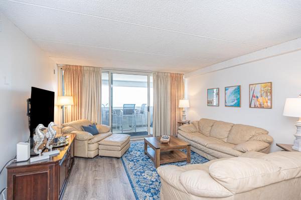 Oceanfront 15th Floor Condo With Balcony & Pool - Ocean City, MD