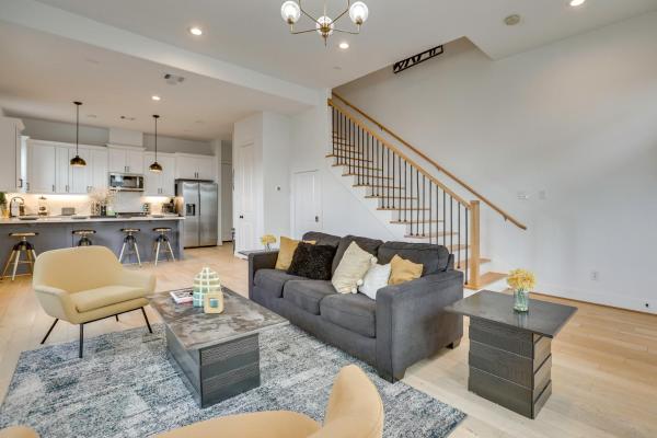 Less Than 2 Mi To Dtwn! Group Escape With Hot Tub In Houston - Houston, TX