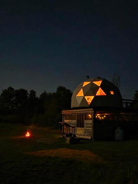 Prêt-à-camper, Dôme - La Tuque