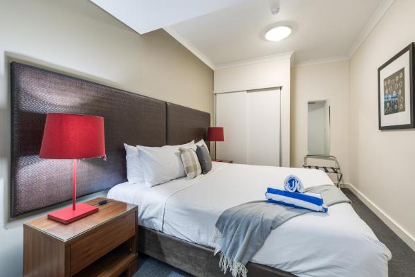 Skyline Tropical Oasis Pool Kingbed Balcony 803 - Darwin