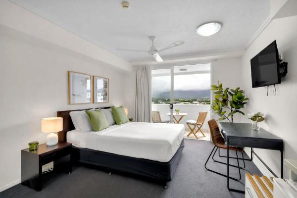 Explore Cairns Esplanade From Your Private Studio - Cairns