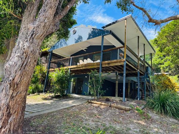 Tuckeroo + Sleeps 10 + Central - Point Lookout