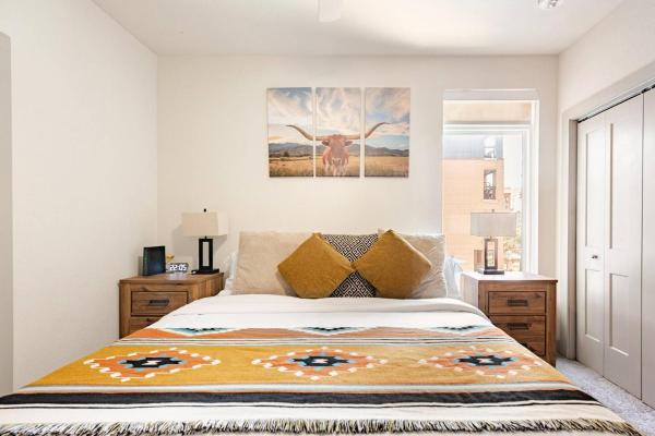 Riverwalk Pool View Condo Pets Free Parking - Fun Town, San Antonio