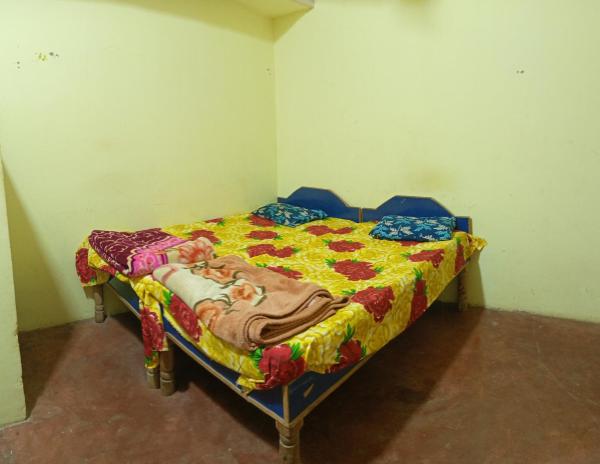 Maha Prabhu Kutir Guest House - 브린다반