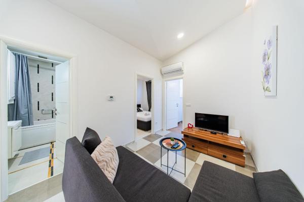 Zagreb 269 - 2 Bedroom Apartment - Parking - Wifi - Keybox Entry - New - Monthly Rent - Modern - Zagreb