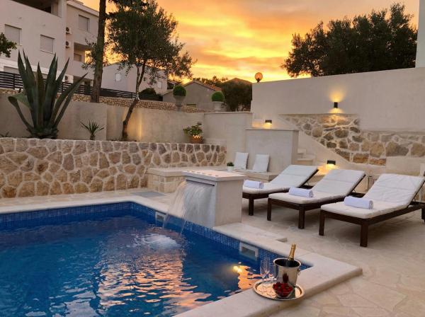 Villa Bella With Pool - Novalja