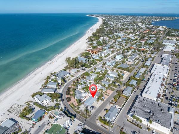 Beach Escape By Coastal Chic Vacations - Holmes Beach, FL