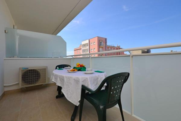 Ideal And Equipped Flat Near The Centre - Lignano Sabbiadoro