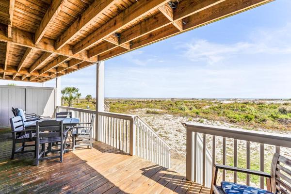 Oceanfront St Helena Island Condo W/ Beach Access! - Harbor Island, SC