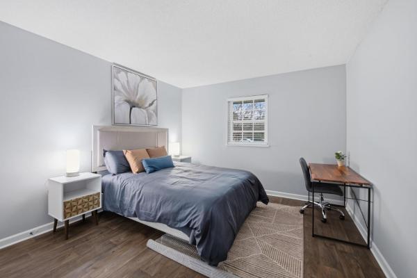 Downtown Durham Stay With Modern Comfort Vibes - Durham, NC