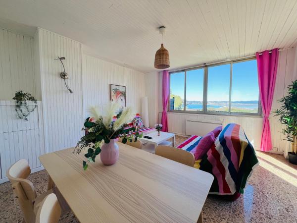 Between Land And Sea - Hyères