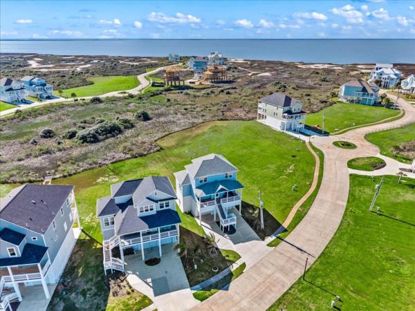 Sunset Point Cozy Beach Home And Short Drive To Beach - Galveston, TX